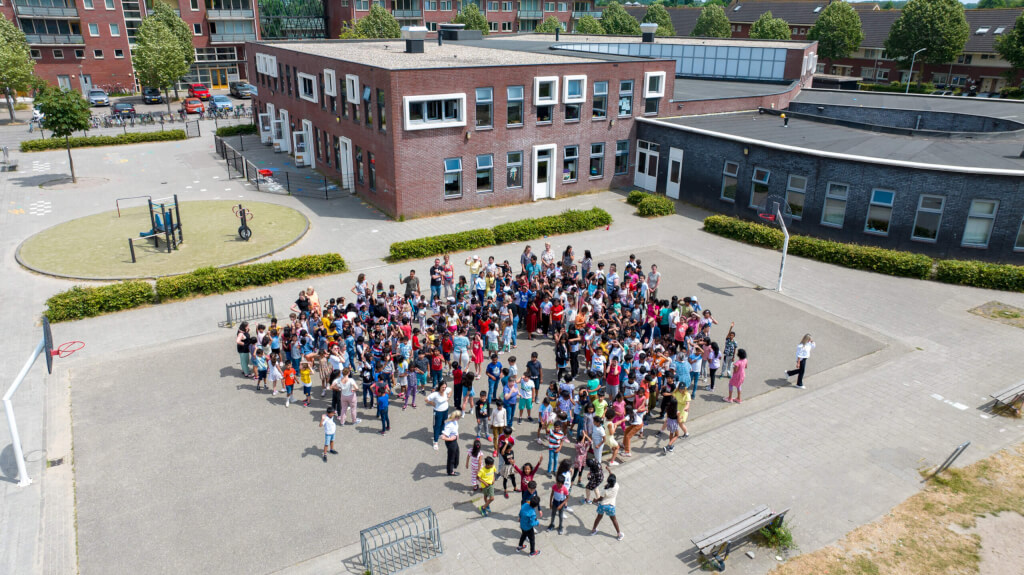 International Primary School Almere - Drone foto of video laten maken ...
